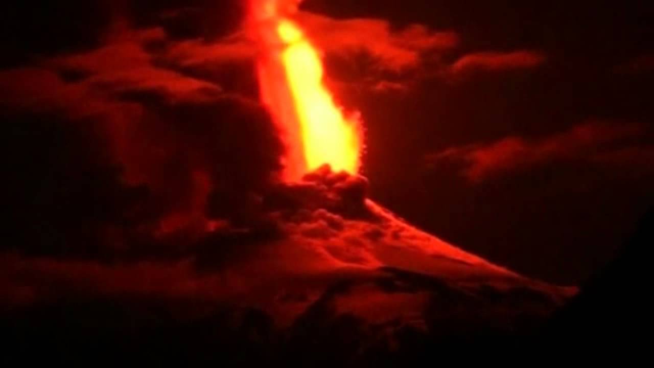 Volcán Erupción Lava
