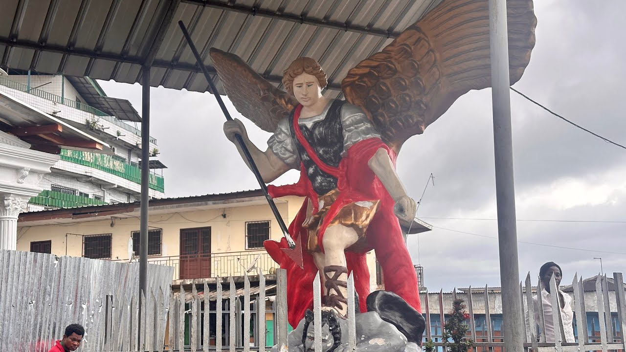 GRAND CENTRAL AFRICA SAFARI #4 - GABON: LIBREVILLE'S MONT BOUET MARKET ...