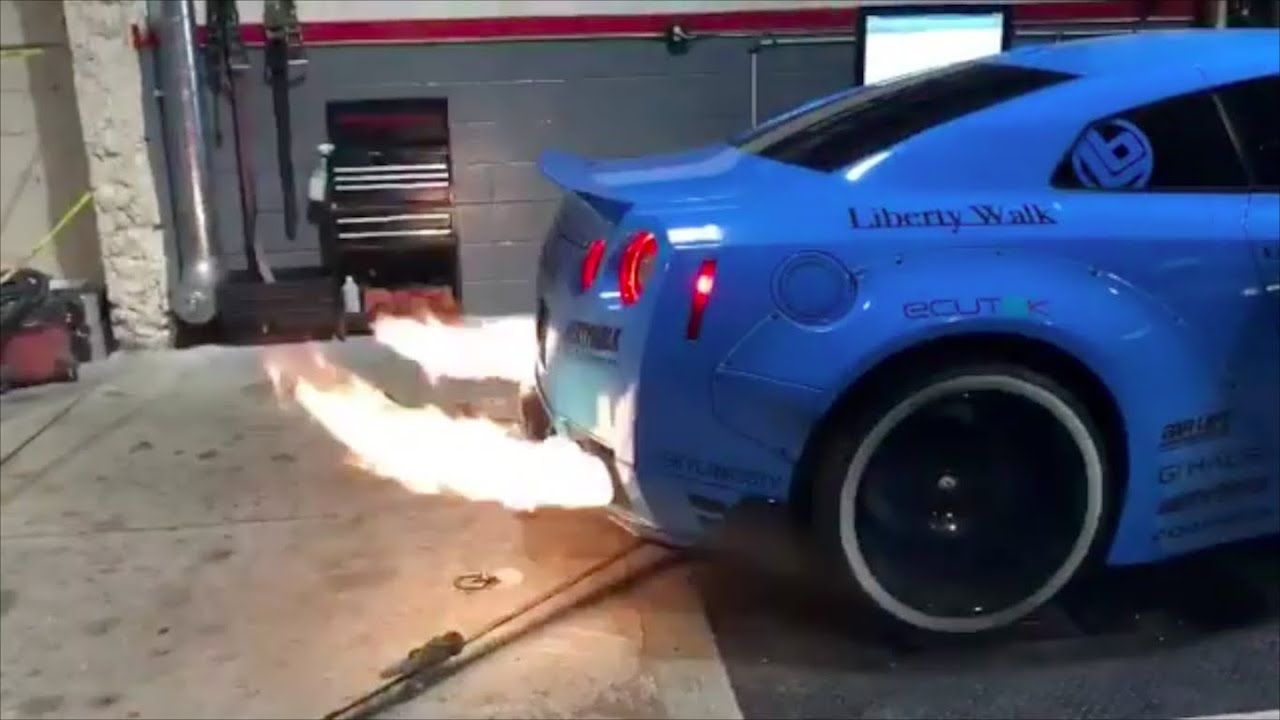 Fire breathing Nissan GT-R R35 😱 Insane flames (#168) - YouTube