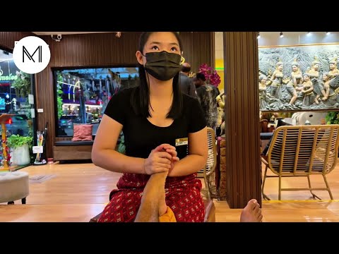 Unbelievable relaxing Thai massage shop experience with beautiful masseuse at $20