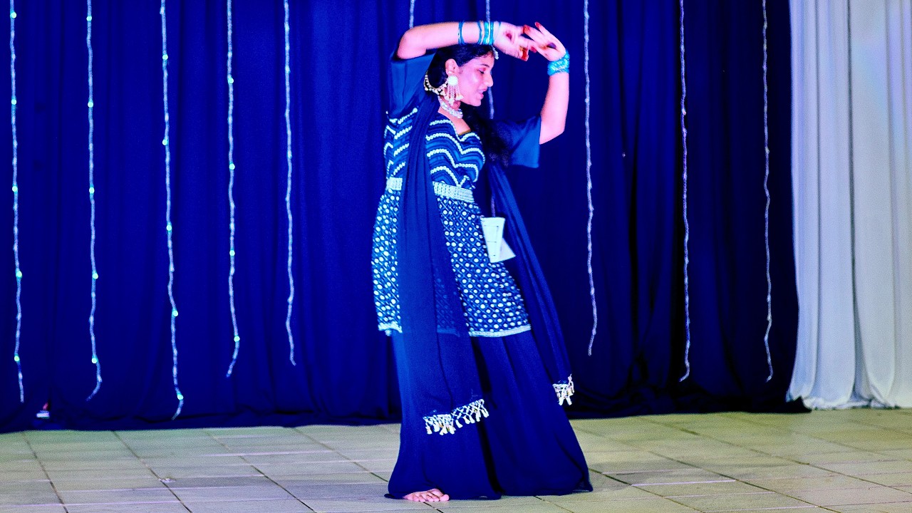 Bollywood Dance I Niya Jayesh - YouTube
