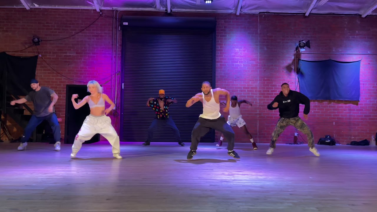 Denzel Chisolm - “Indecisive” Snoh Aalegra - YouTube