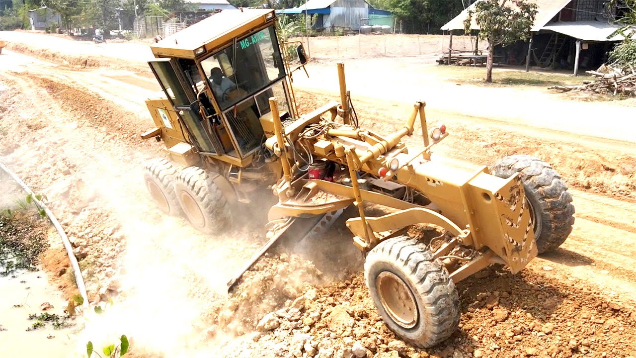 New Road Construction installing fast, Great of Motor Grader Processing ...