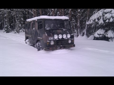Volvo valp i snön - YouTube