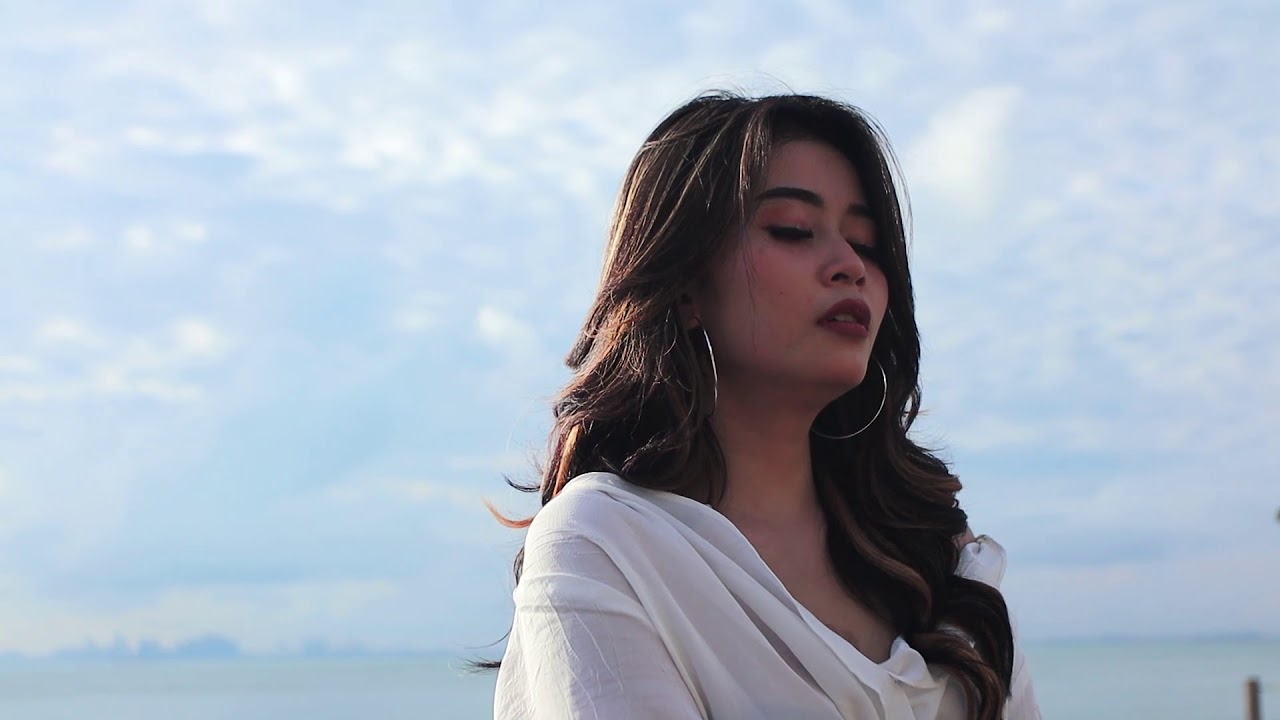 Mo - Na Ying ( Indy Gaga ) Cover - YouTube Music