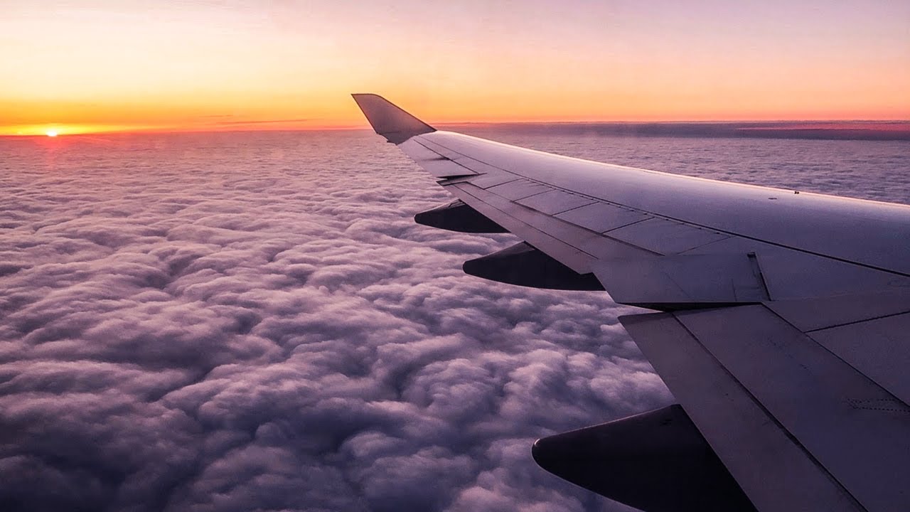 Lufthansa Boeing 747-400 BEAUTIFUL SUNSET LANDING at Berlin Tegel ...