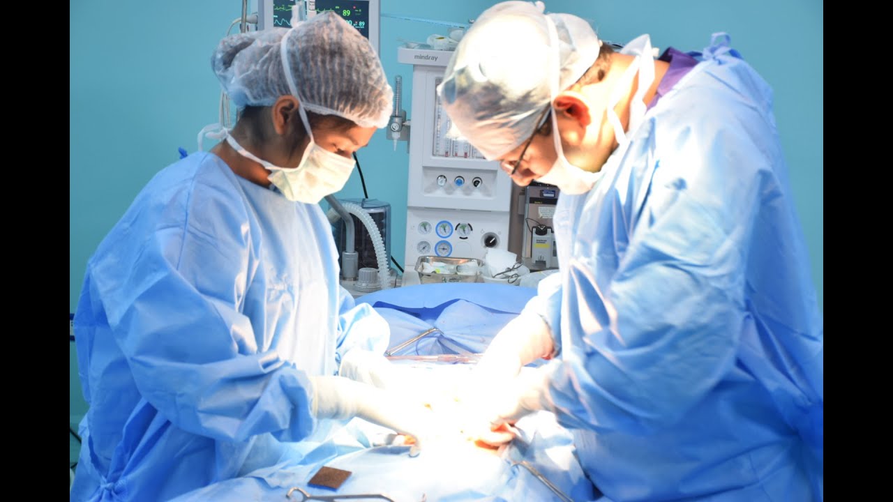 Left Robotic Pyeloplasty - YouTube