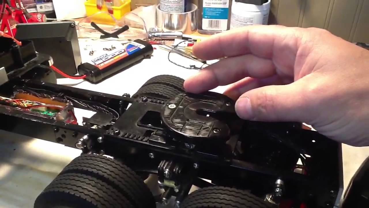 5th wheel servo test - YouTube