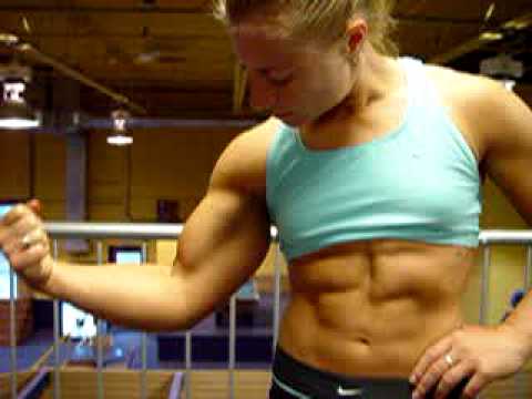 Steph Park flex'n her bicep
