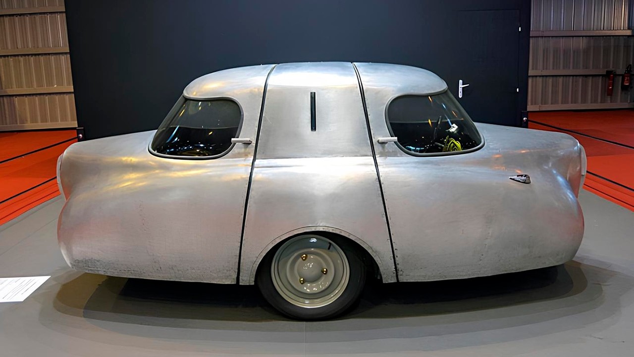 Symmetrical Spaceship Car: The 1947 Alamagny Rhomboid That Time Forgot ...