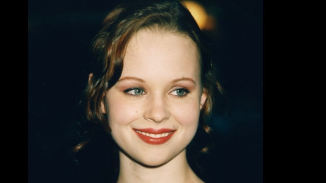 13 Sexy Photos Of Thora Birch Youtube 9558