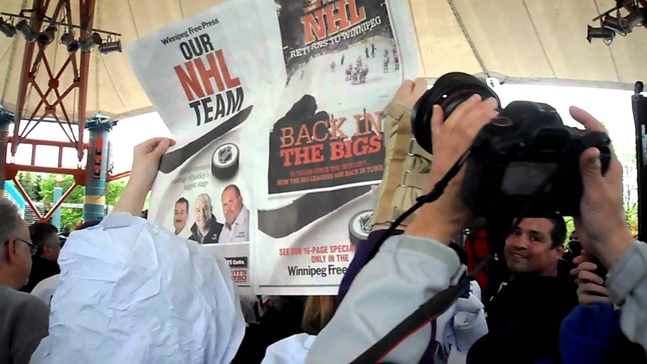 Winnipeg Jets fans demand TSN2 be shown for announcement - YouTube
