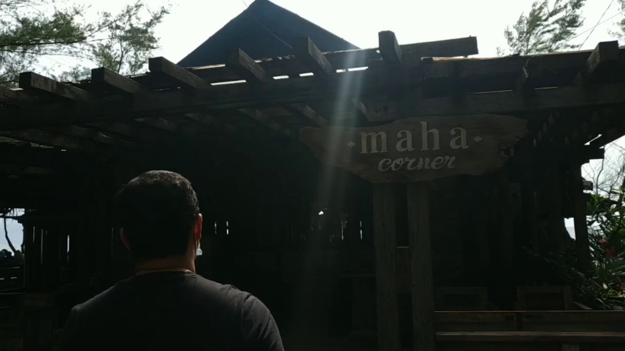 "Maha Corner" - Pizza ditepi pantai - YouTube