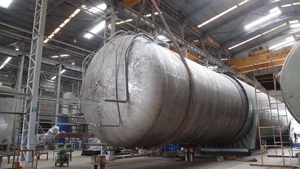 LNG Fuel Super Tanks! - YouTube