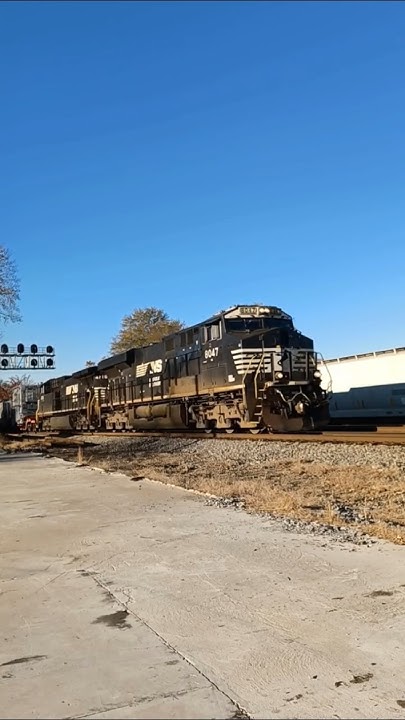 GE ES44AC "strolling down mountain" Loud Horn Burst X2X Norfolk Southern #8047 - #154 @rider22 ...