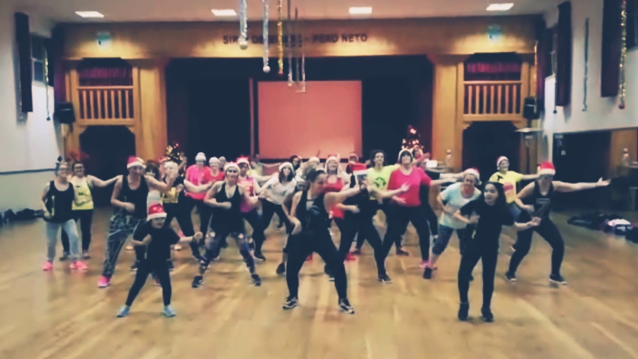 Zumba Jingle Bell Rock | Coreo by Zin Filipa Carvalho - YouTube