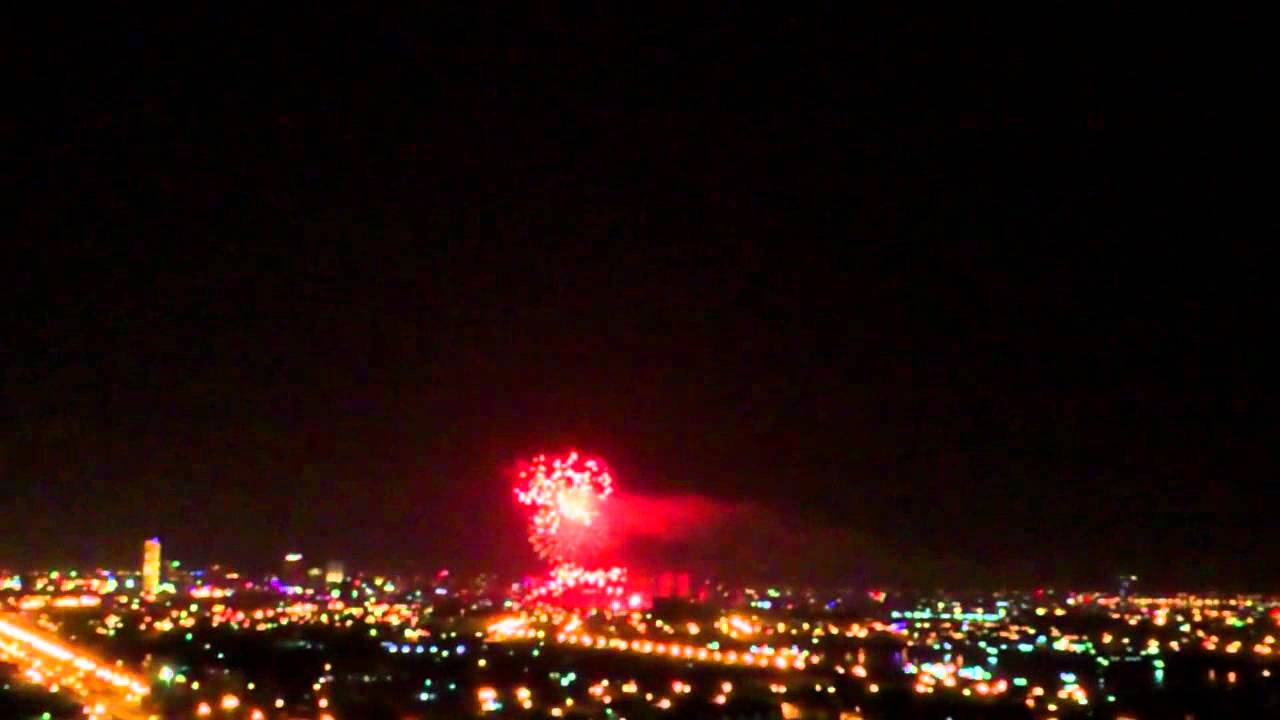 DIFC 2012, Da Nang Fireworks 30-04 from Son Tra mountain - YouTube