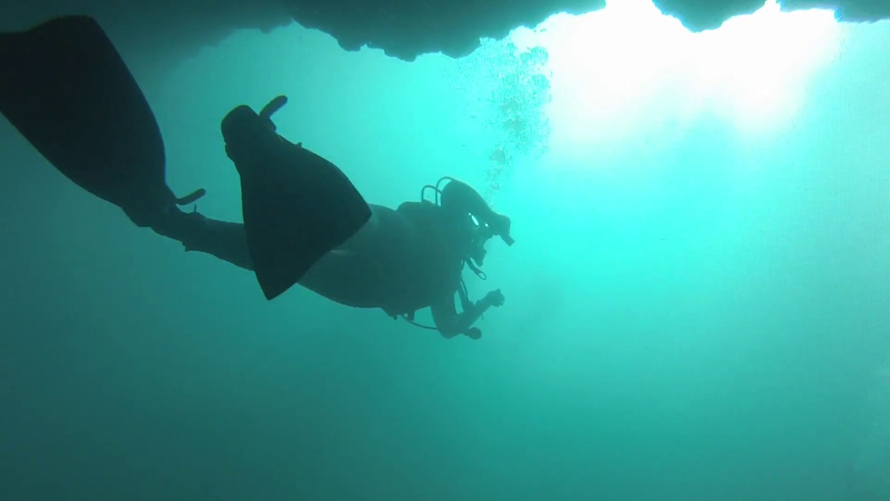 Extreme Florida Scuba Diving | Blue Grotto | Deep Cavern Dive - YouTube