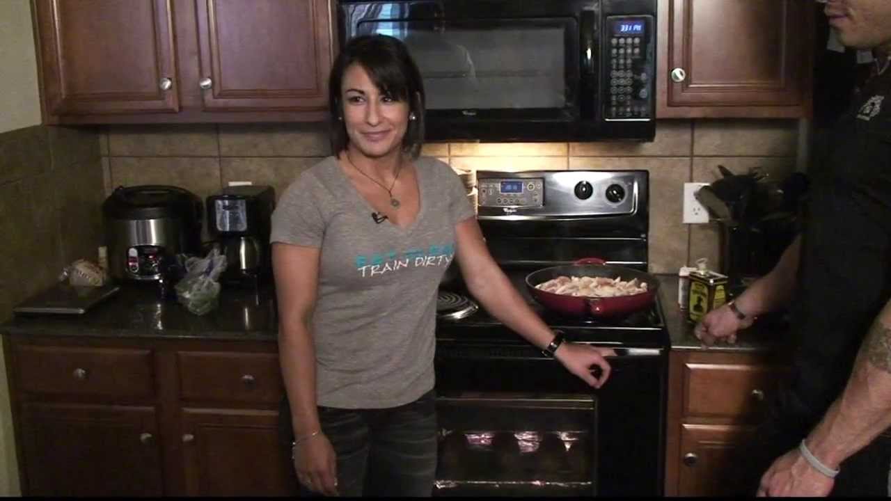 Figure Competitor Jennifer Baker & Bodybuilder Luis Moreira in the ...