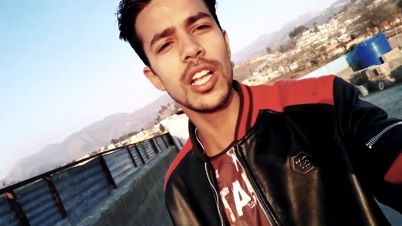 Vicky rapping like bohemia - YouTube