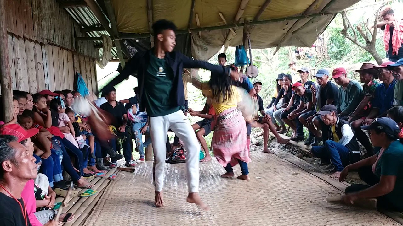 Traditional dance panay bukidnon - YouTube