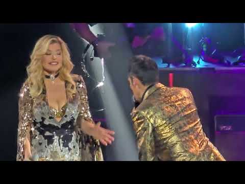 Stefan Banica și Loredana în concert La Sala Palatului