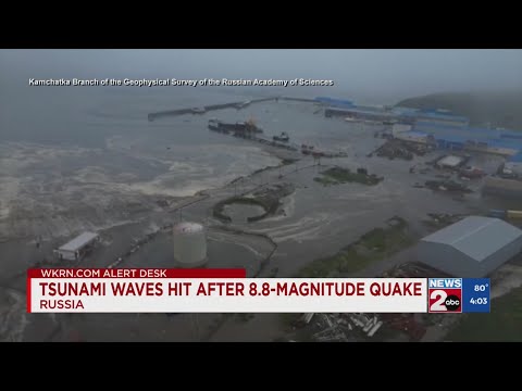 Nach einem Erdbeben der Stärke 8,8 in Russland trafen Tsunamiwellen auf Land.