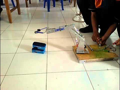 ROBOT Pemindah barang - YouTube