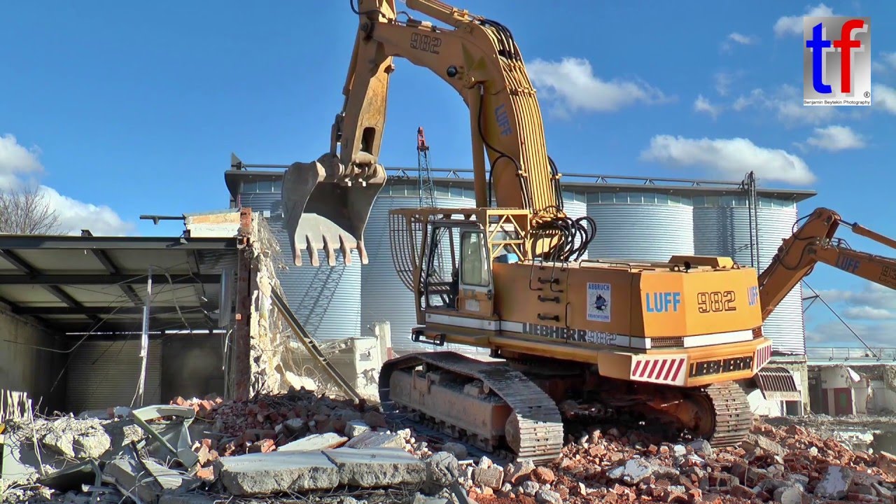 Liebherr R 982 Fa. LUFF, Tear Down Wall / Abbruch Telekom München ...