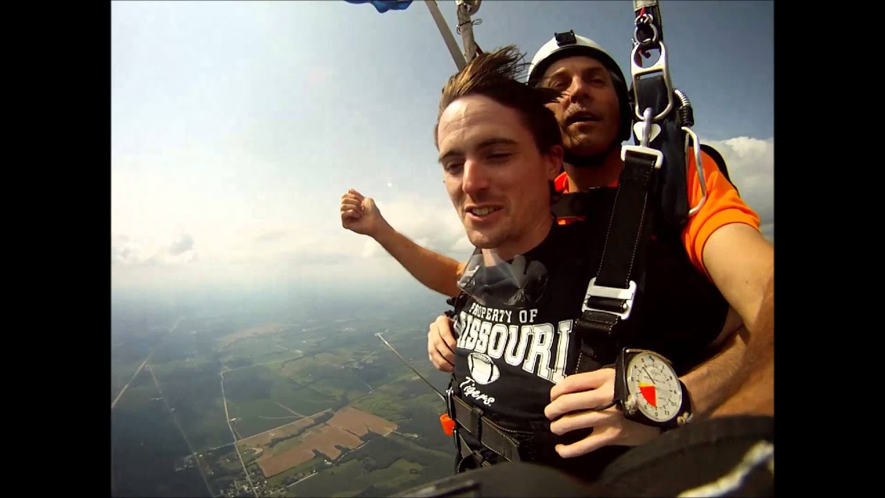 Skydiving | 888-866-8918 |Skydiving in St Louis | Flying V Ranch | MO ...