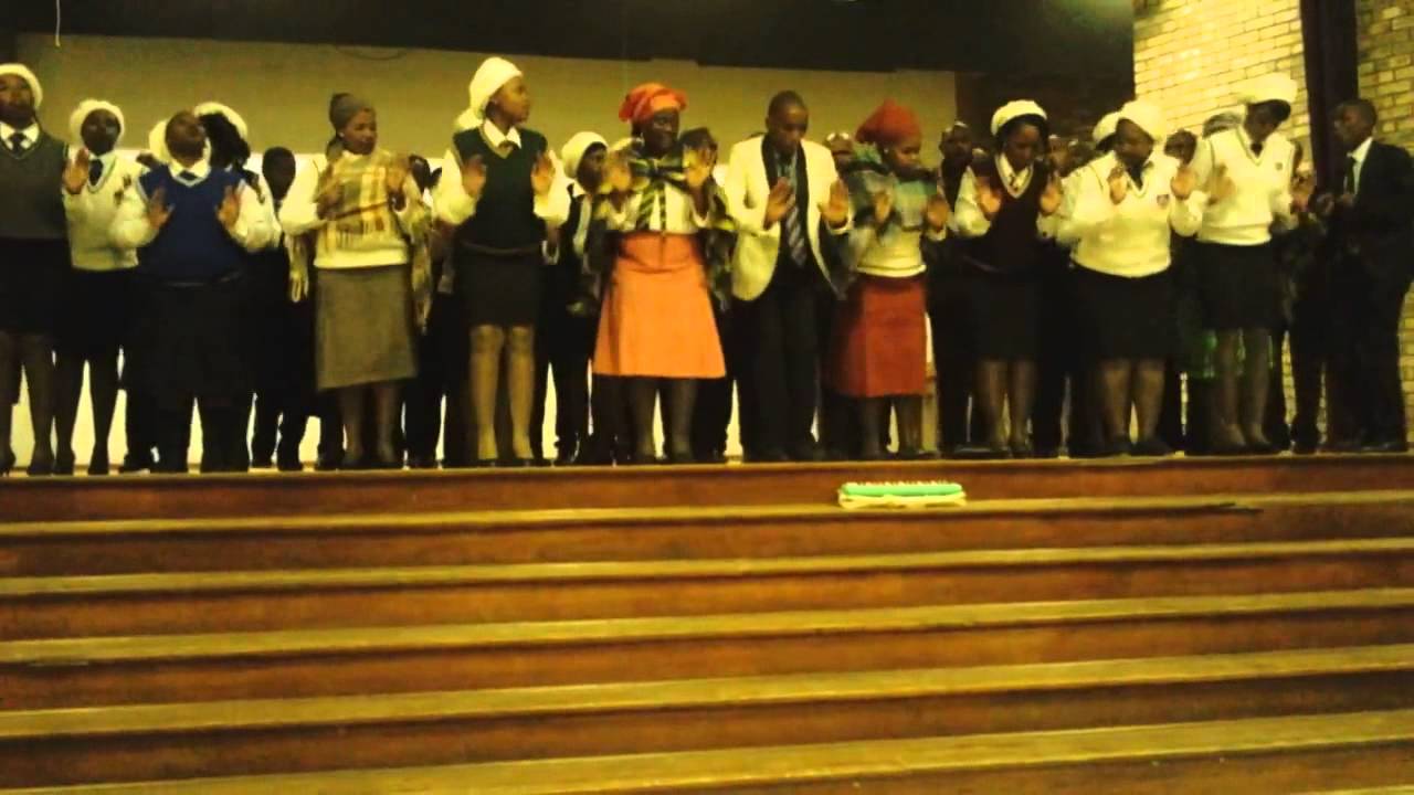 TUMELO: LUZUKO YOUTH CHOIR (INKONZO YESISEKO) - YouTube