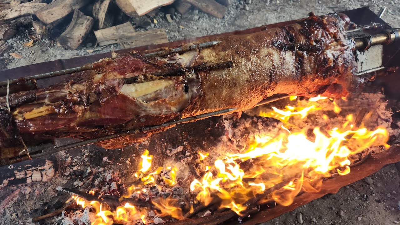 How To Cook A Whole Lamb On A Spit Roast Youtube 4226