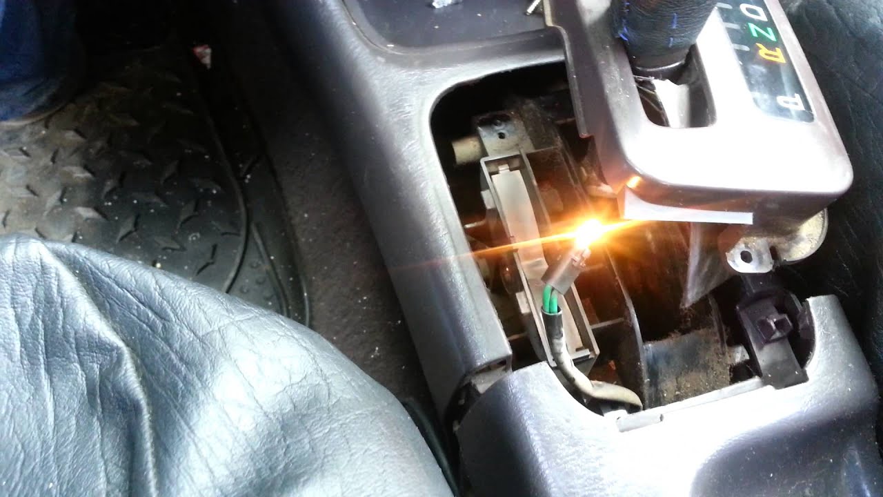 Cambio de luz de palanca de cambio automatico toyota corolla - YouTube