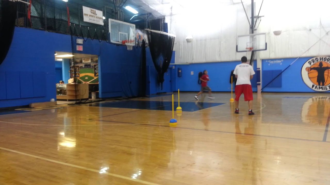 Vicky salas working out with john from prohoops - YouTube