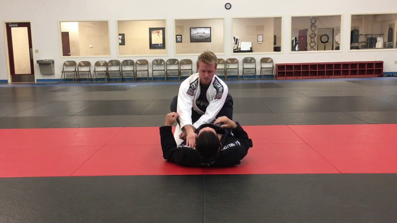Punch Block Defense to Armlock (Guard) - YouTube