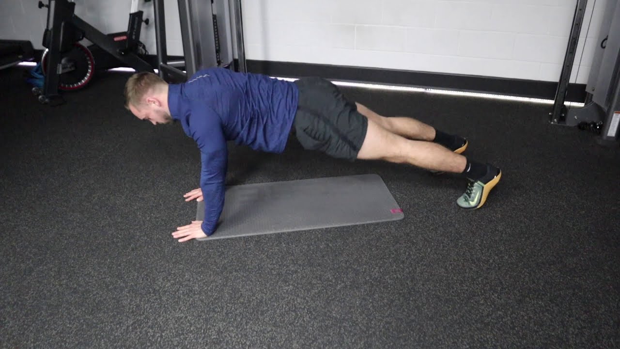 Plank toe reach - YouTube