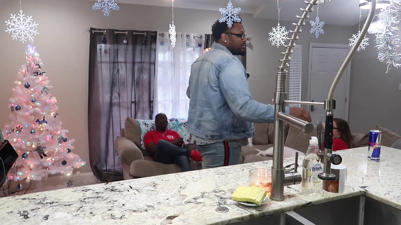 FART SPRAY PRANK ON EM AND VON GETS HEATED - YouTube
