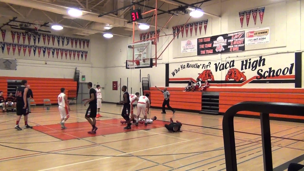 Antelope Titans vs. Vacaville Bulldogs, 1st Quarter - YouTube