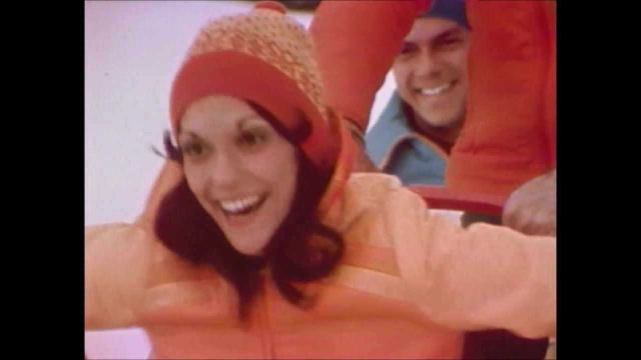 Carpenters - Jingle Bells - Christmas Portrait (1978) - YouTube