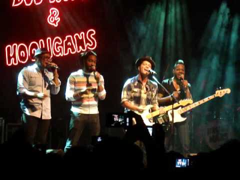 doo wop & hooligans - YouTube