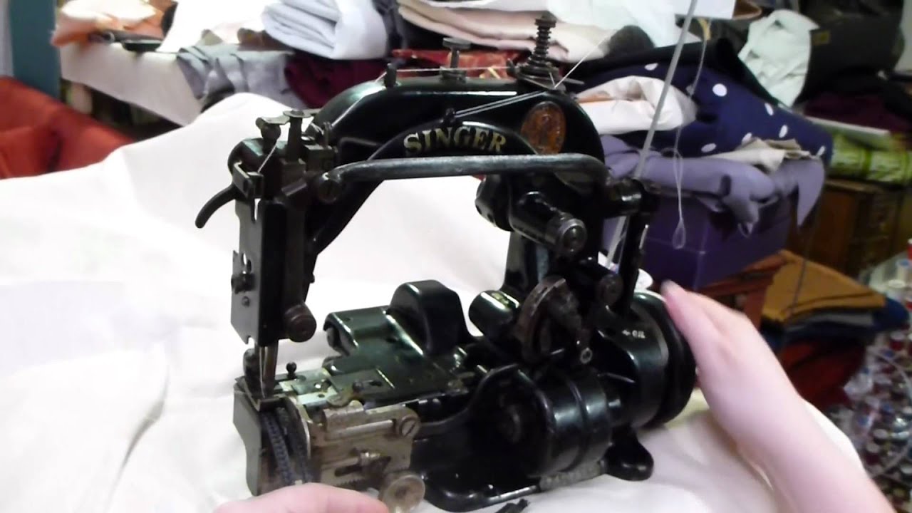 Sewing with the Singer 112-4 - YouTube