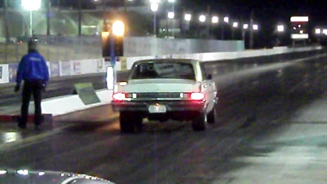 '76 Valiant 1/4 mile drag at RMR - YouTube