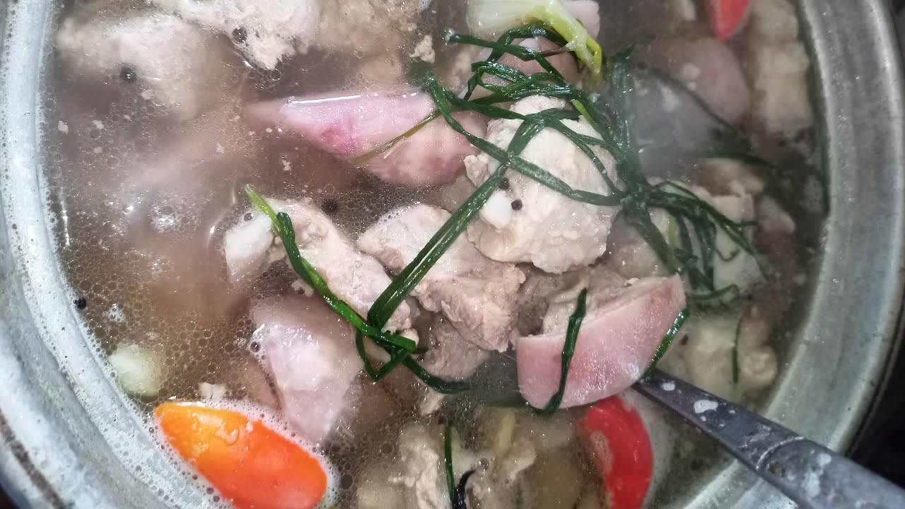 Pork sabaw with gabi || GANDANG COOKSINERA - YouTube