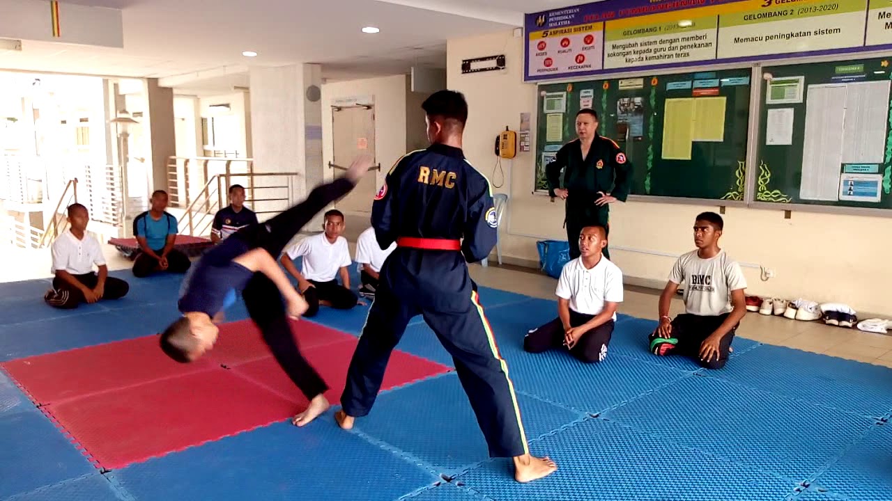 RMC Basic Kyorugi Training - YouTube