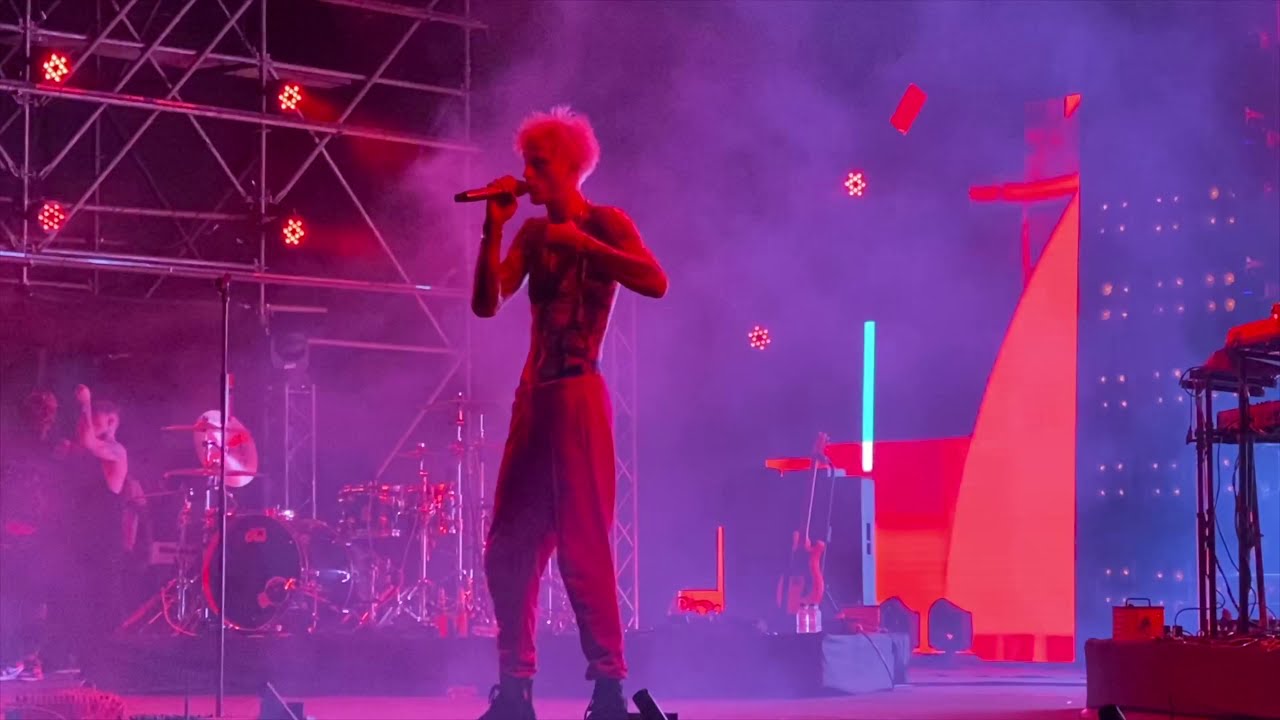 MGK- Machine Gun Kelly @Live in India 2020 | 4k | VH1 Pune - YouTube