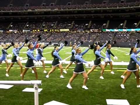 Tulane Cheerleaders Perform the Hullabaloo - YouTube