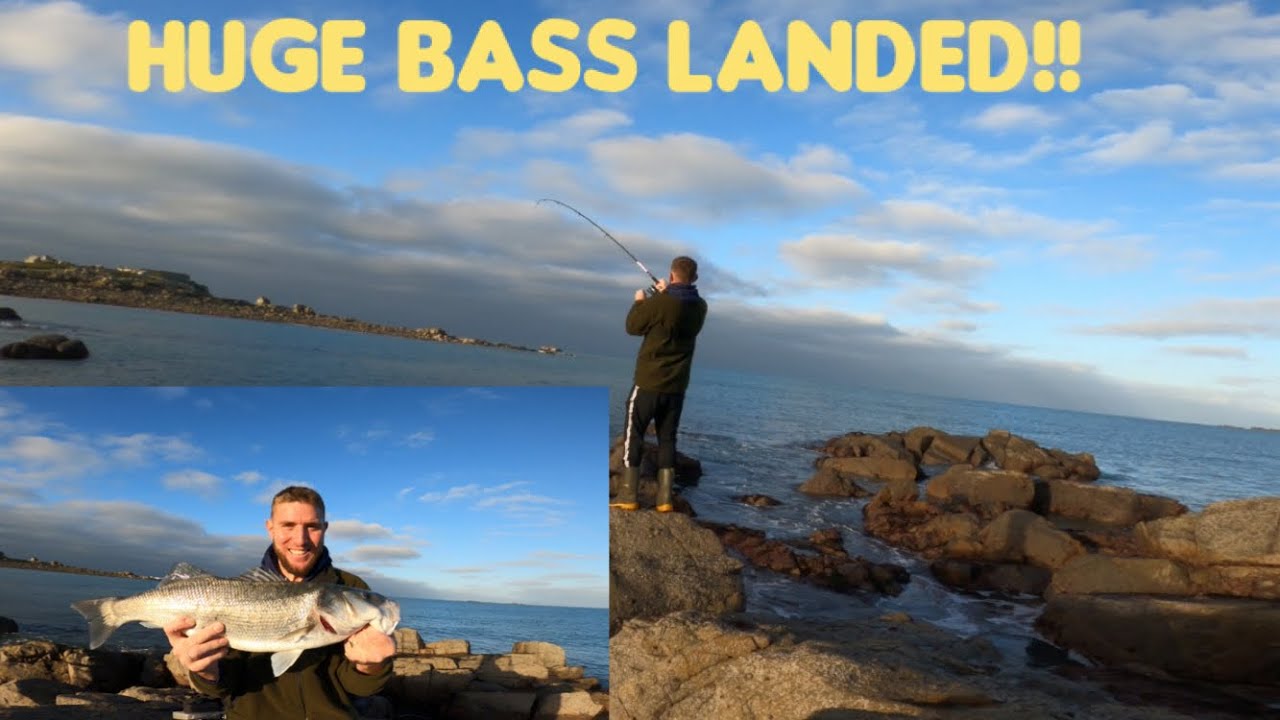UK BASS LURE FISHING HUGE BASS LANDED OFF THE TOP!! - YouTube