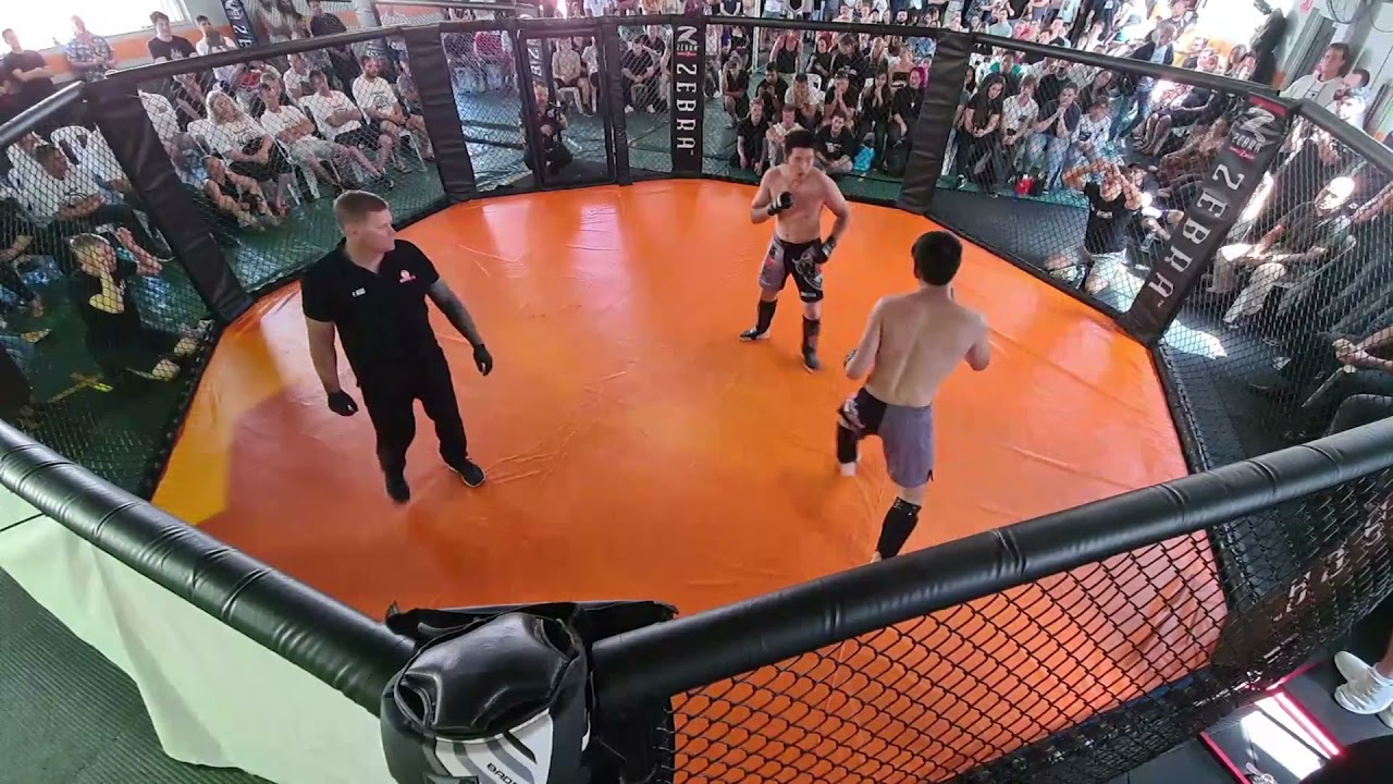 Wimp 2 Warrior Perth - Series 4 Finale - Scrappy MMA - Fight 3 - YouTube
