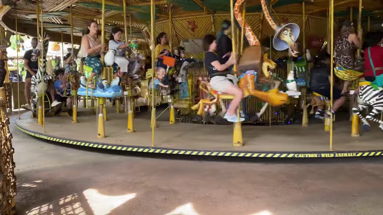 Universal Studio - Madagascar Ride - YouTube