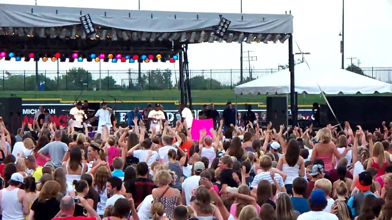 wiog lizard fair, Flo rida jump - YouTube